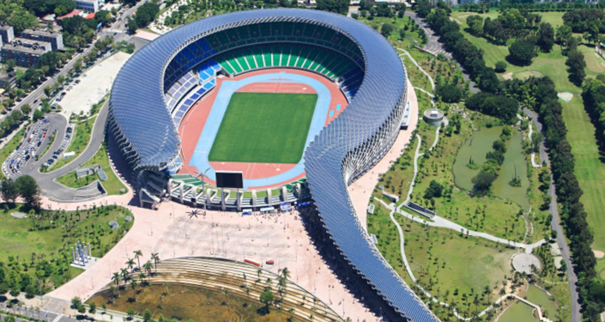 The undulating roof made of BIPV panels required strategic and ...